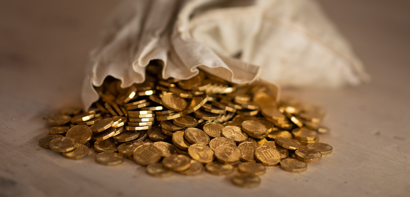 Pre-decimal coin hoarders | Grange Park Opera