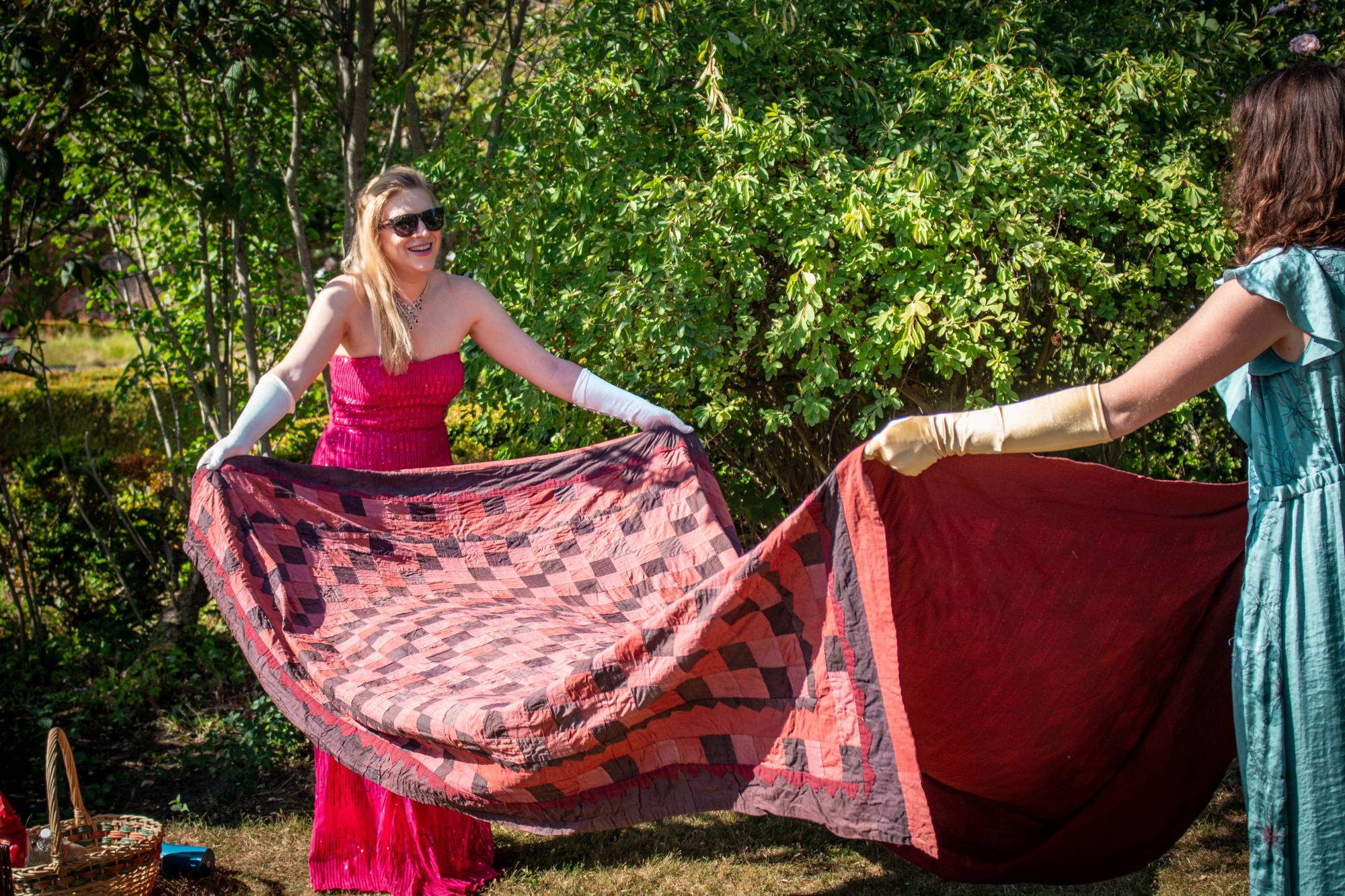 Picnics in the garden | Grange Park Opera