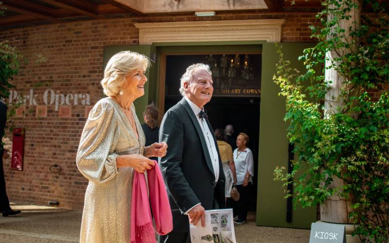 Lifestyle in the garden | Grange Park Opera