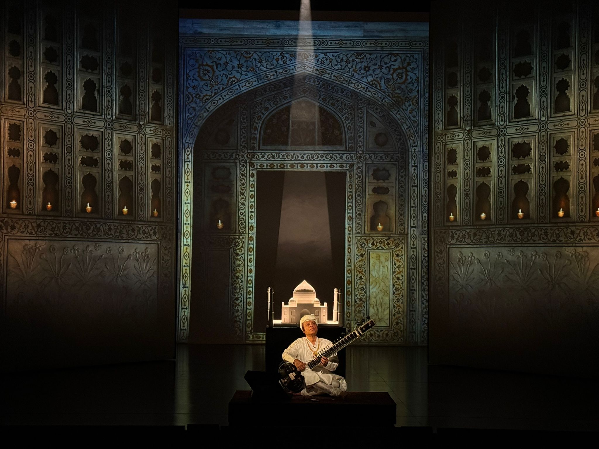 Taj Mahal rehearsal photos | Grange Park Opera