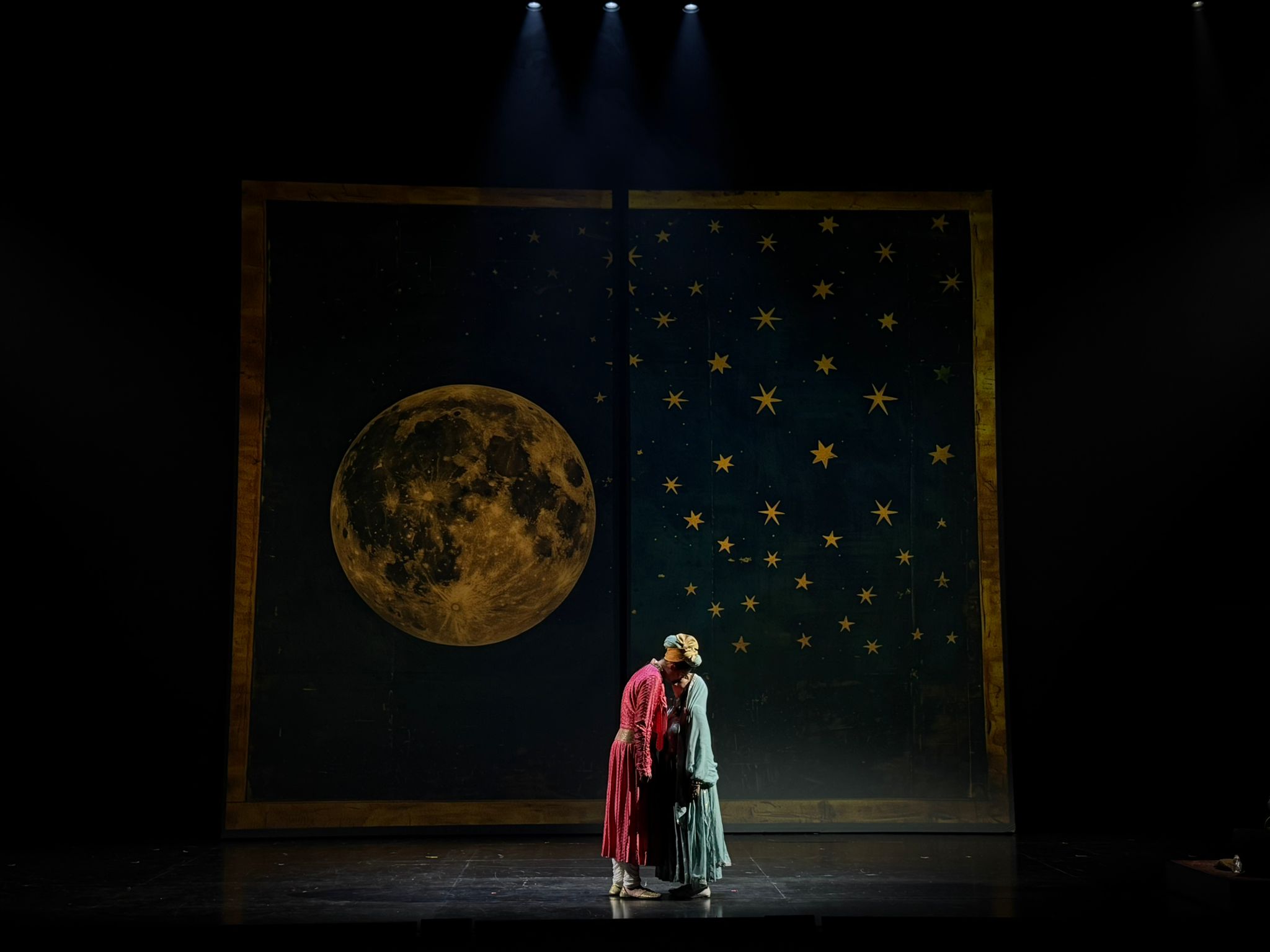 Taj Mahal rehearsal photos | Grange Park Opera