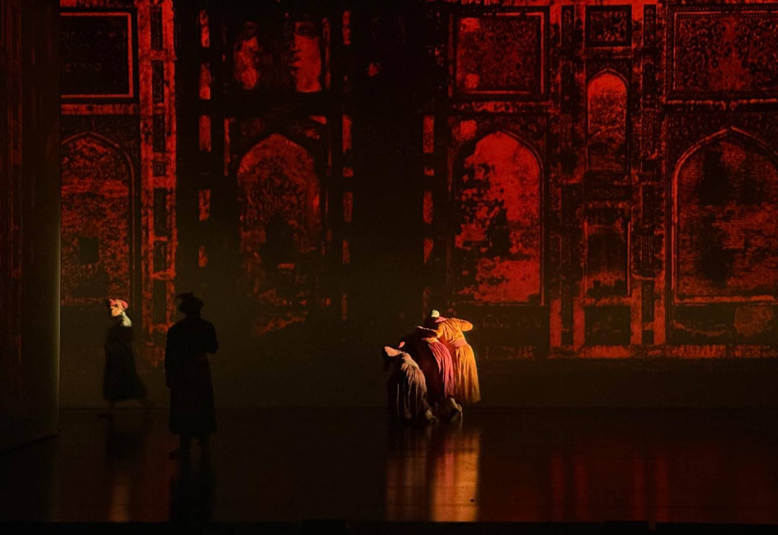 Taj Mahal rehearsal photos | Grange Park Opera